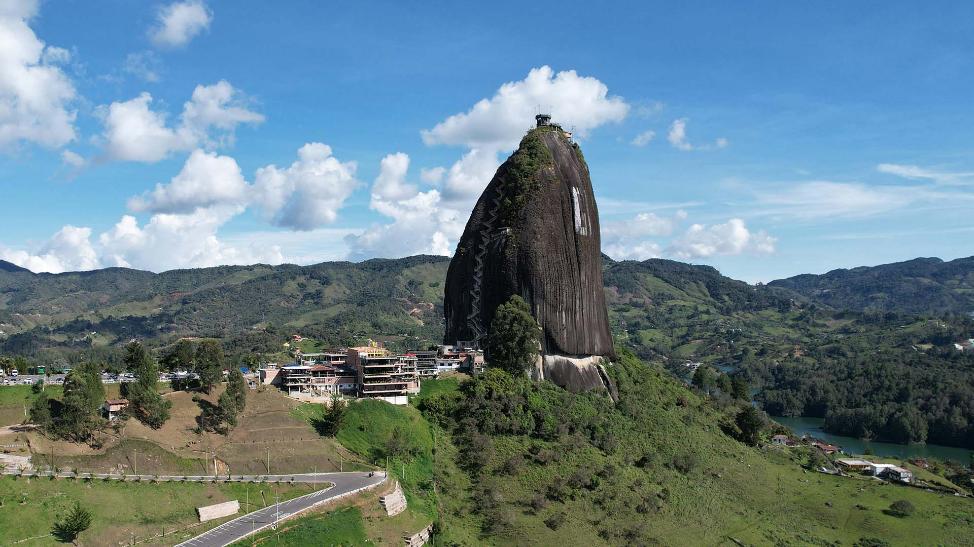 Guatape is the most beautiful town in Antioquia - Centro Comercial ...